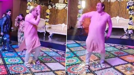 Desi Uncle Dance: इस बॉलीवुड गाने पर देसी अंकल ने किया जबरदस्त डांस ...