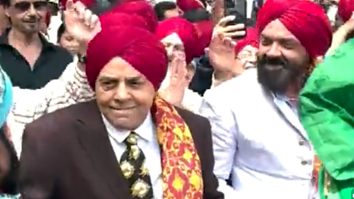 Dharmendra Dancing Video: दिग्गज अभिनेता धर्मेंद्र ने मुंबई में अपने ...