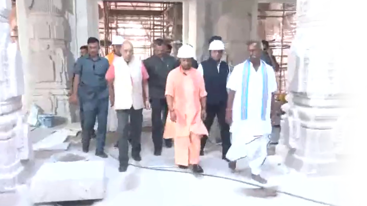 CM Yogi Ram Mandir Visit: अयोध्या पहुंचे सीएम योगी ने राम मंदिर निर्माण ...