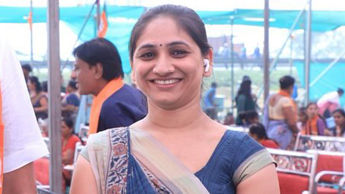BJP Leader Deepika Patel Commits Suicide: सूरत में बीजेपी की नेता ...